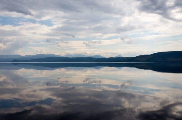 Reflection in optical cables - Total Reflection vs Partial Reflection ...